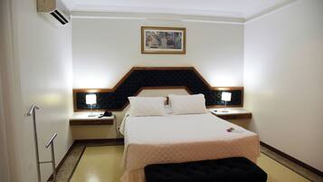 Quarto superior | Frigobar, cofres nos quartos, escrivaninha, Wi-Fi de cortesia