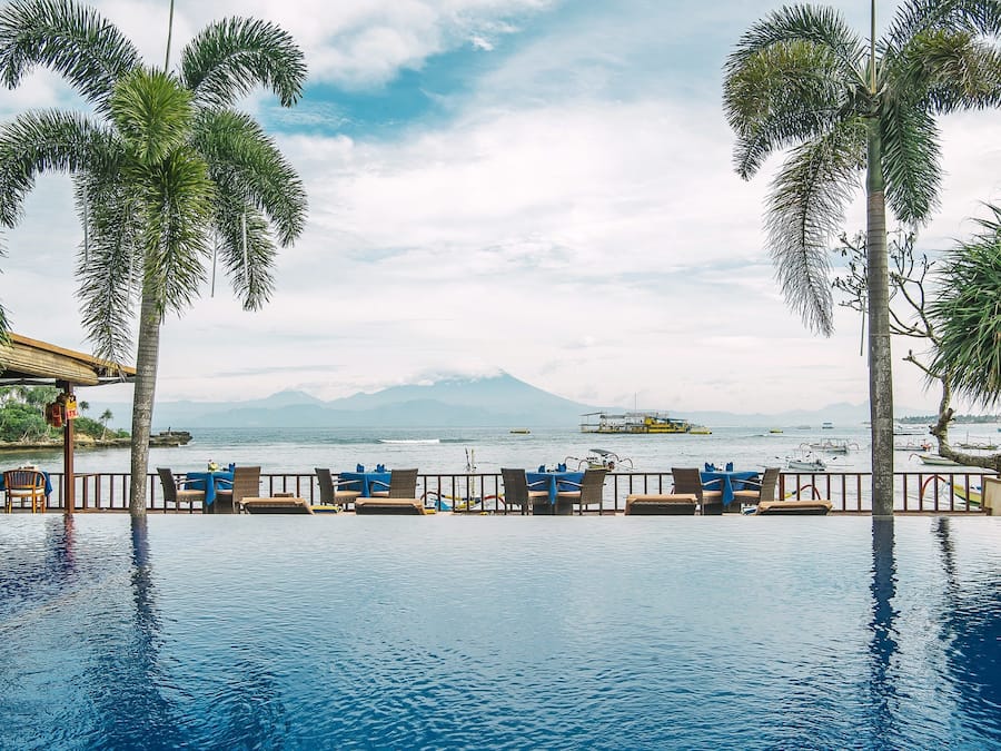 2 piscinas externas, guarda-sóis, espreguiçadeiras