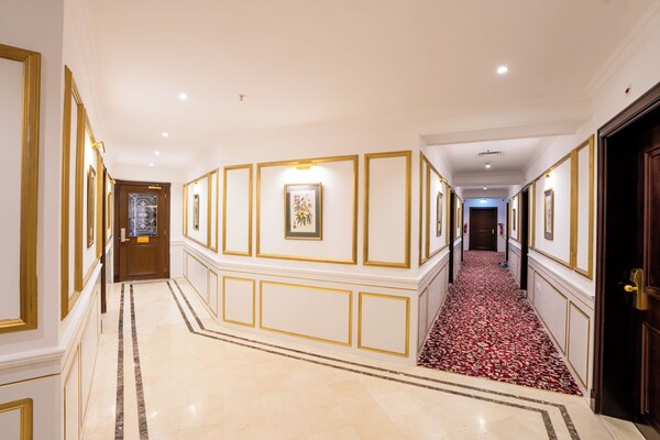 Luxe Avenue Hotel - Dubai