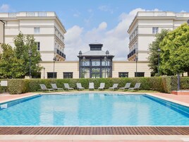 Piscina exterior sazonal 