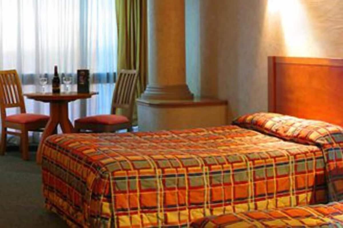 Secretária, Wi-fi grátis, roupa de cama fornecida
