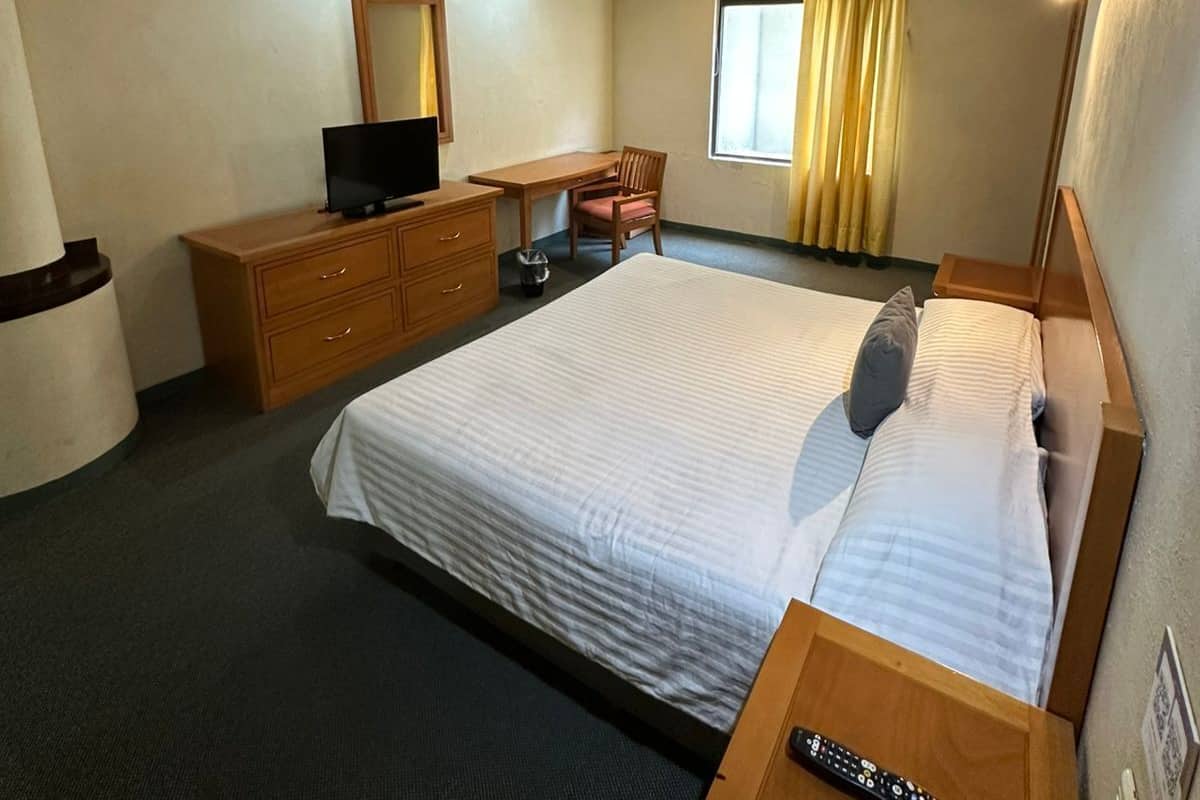Quarto Standard | Secretária, Wi-fi grátis, roupa de cama fornecida