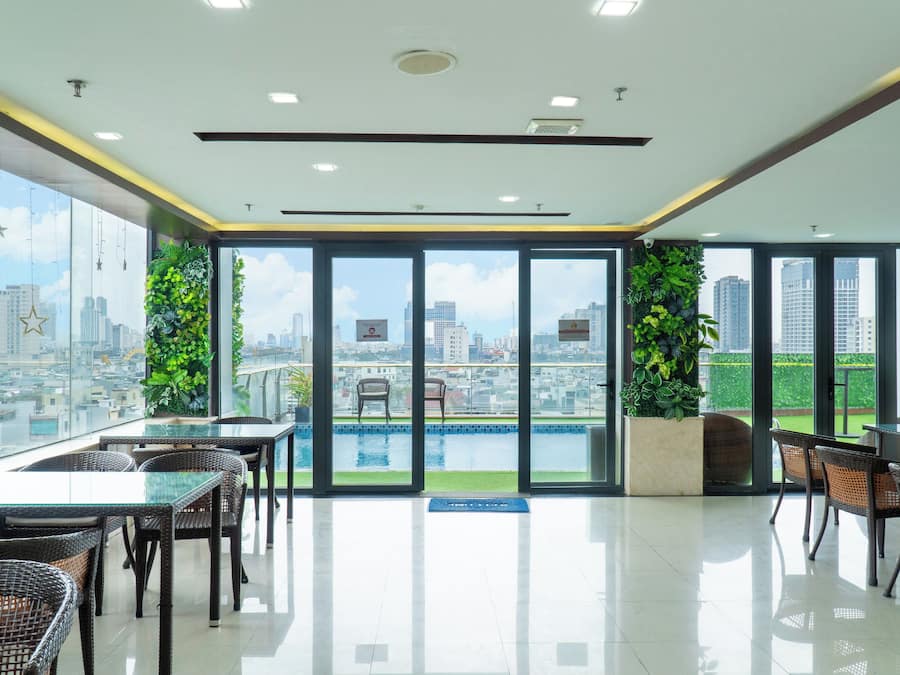 Piscina exterior, espreguiçadeiras