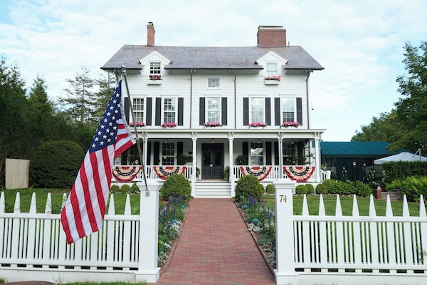 The Hedges Inn - The Hamptons, NY