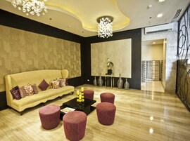 Área de estar no saguão