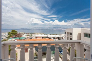Apartamento Standard, varanda, vista para o mar | Vista para a praia ou o mar