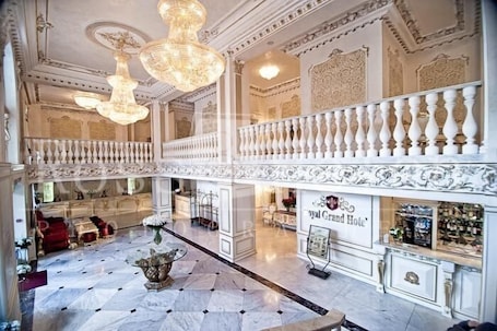 Lobby. Royal Grand Hotel (Truskavets)
