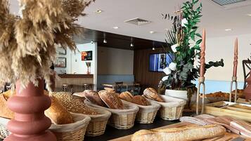 Pequeno-almoço tipo buffet diário incluído