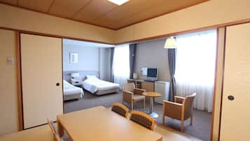 Quarto família, para não fumantes | Wi-Fi de cortesia, roupa de cama, acesso para cadeiras de rodas
