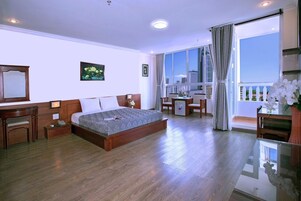 Quarto premier (VIP) | Frigobar, escrivaninha, cortinas blackout, Wi-Fi de cortesia