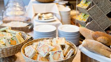 Pequeno-almoço tipo buffet incluído