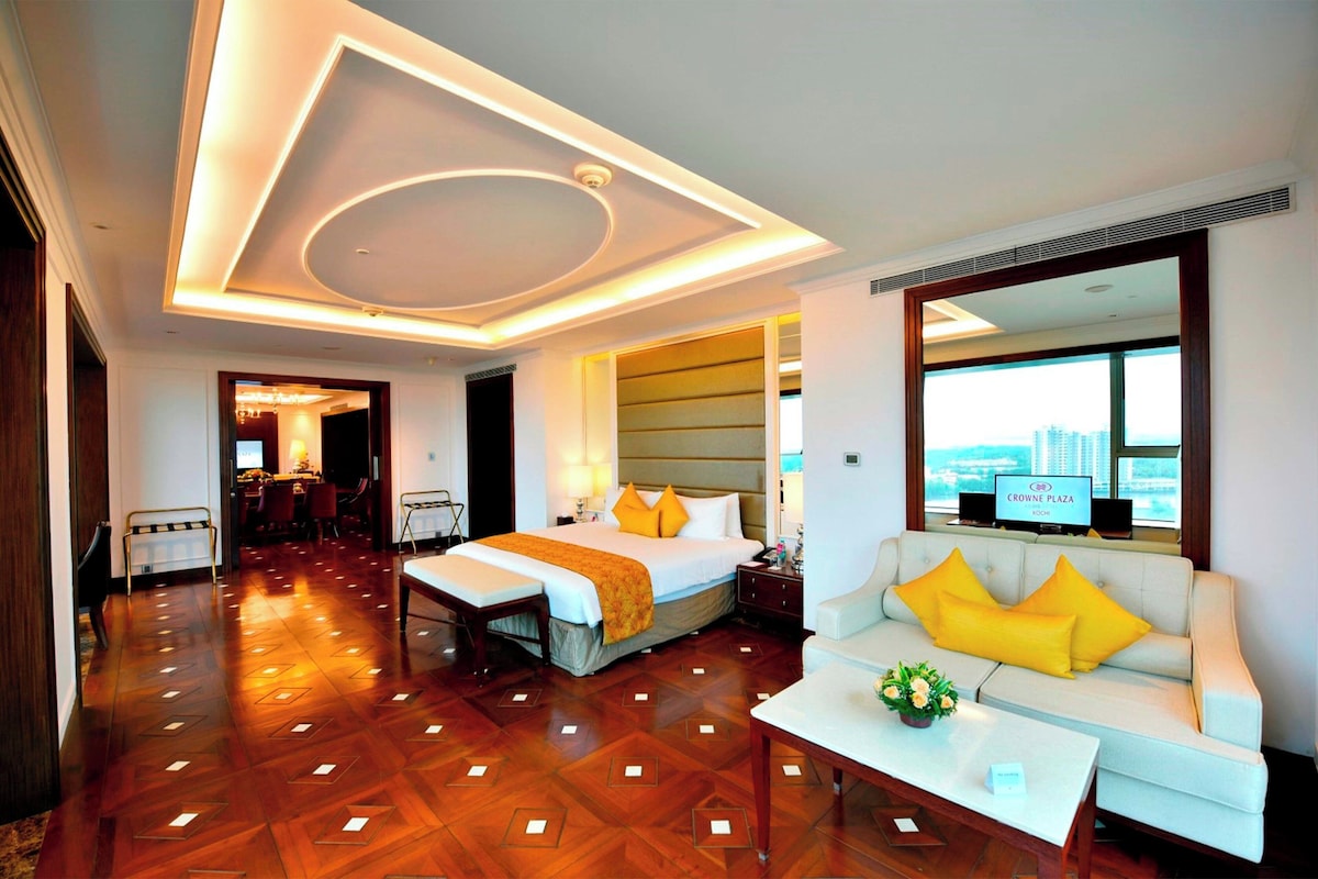 Quarto Presidencial, 1 cama king-size, acesso ao Club Lounge | Roupa de alta qualidade, minibar, cofre no quarto, secretária