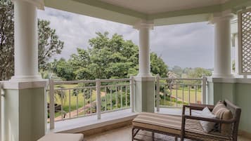 Suite, 1 quarto, vista para o jardim | Terraço/pátio interior