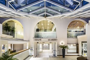 Sauna seca, banheira de hidromassagem, sauna a vapor, banho turco/hammam