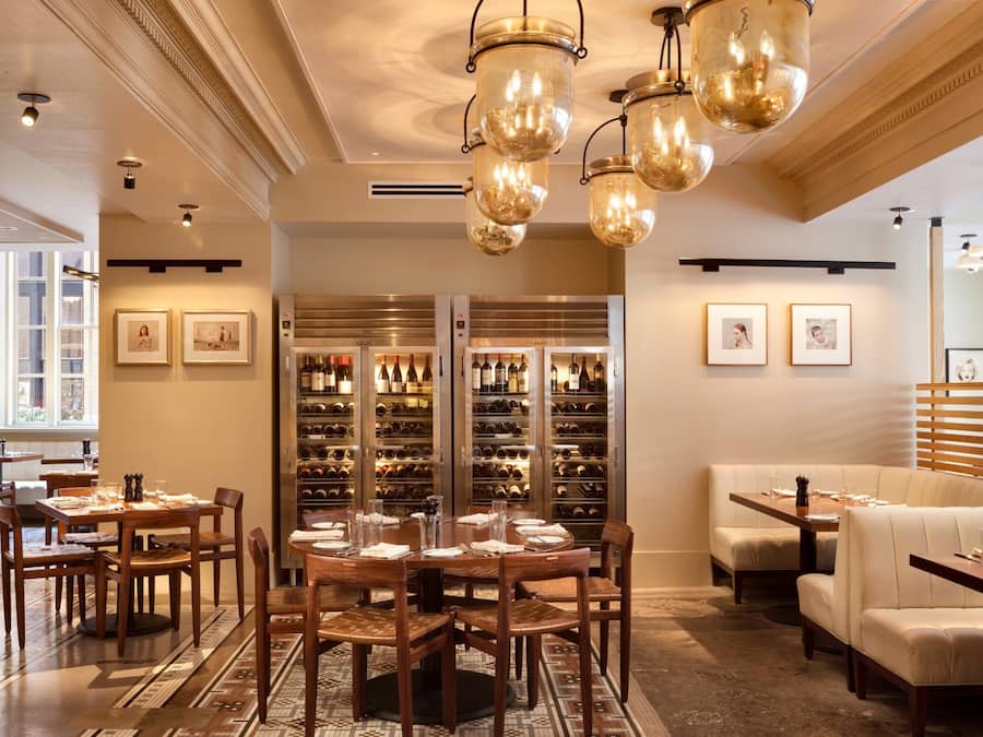 Jantares e brunches (fins de semana) servidos