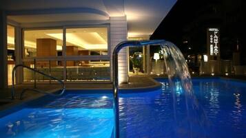 Piscina externa sazonal