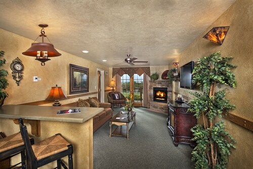 The Keeter Center at College of the Ozarks Reviews, Deals & Photos 2024 ...