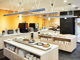 Pequeno-almoço tipo buffet diário mediante uma taxa 
