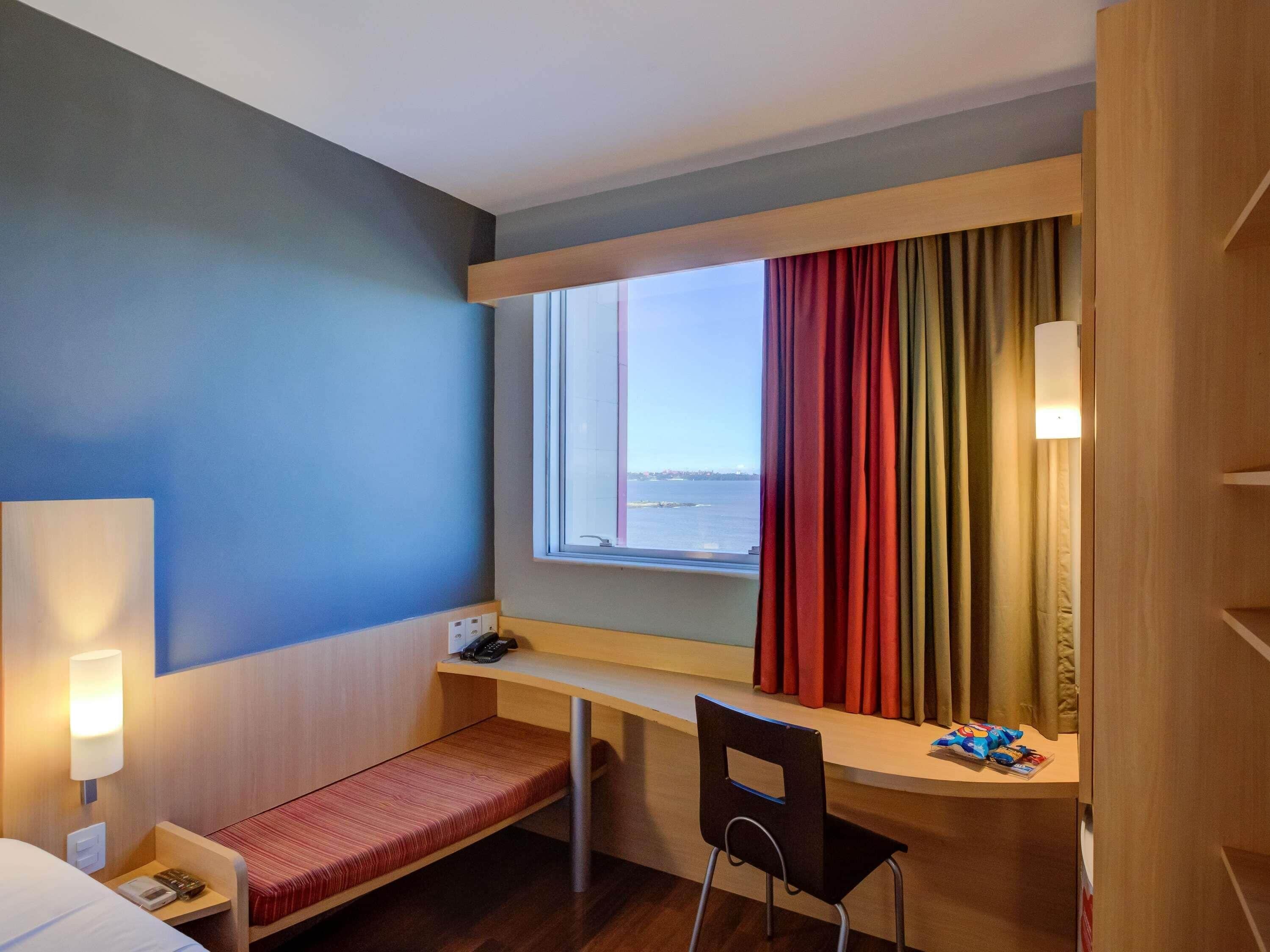 Apartamento Superior, 1 cama de casal | Minibar, secretária, secretária adequada para computadores portáteis 