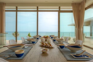 Quarto de Luxo, 5 quartos (Check-in from 3PM Check-out till 11AM) | Refeições no quarto