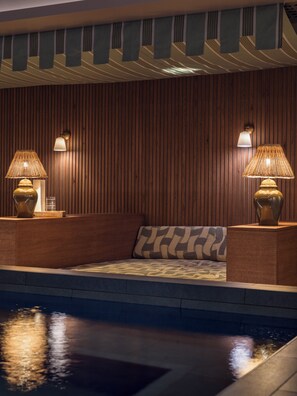 Salas para tratamentos a dois, sauna seca, sauna a vapor, massagens