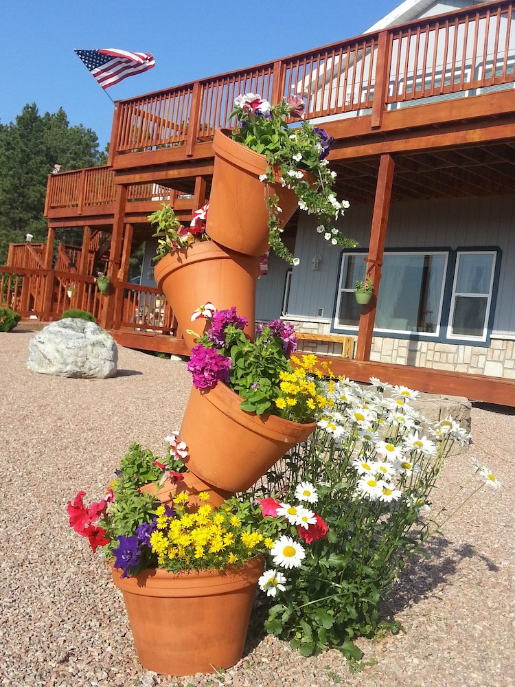 Sawin Logs Inn - Wyoming