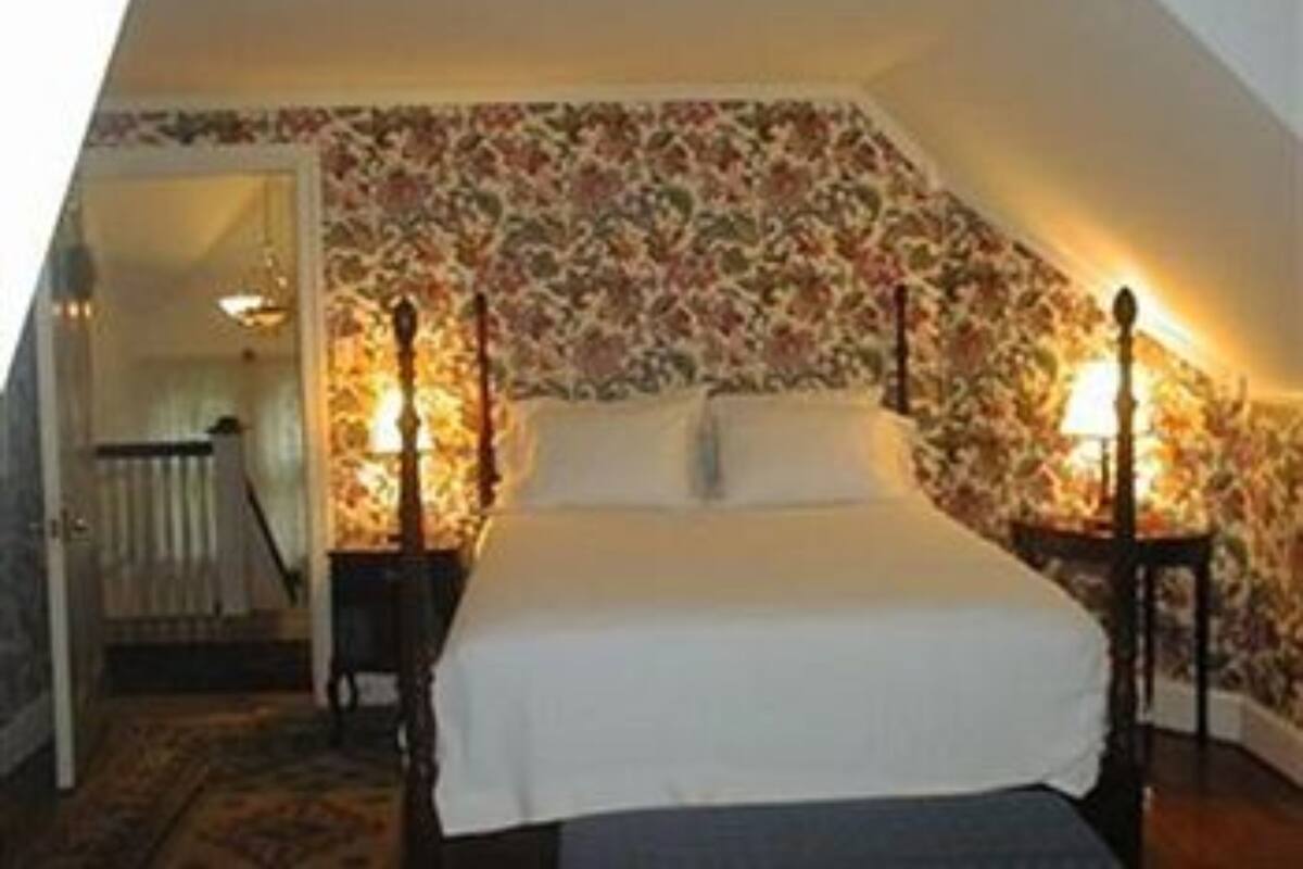 Quarto (Pennsylvania Room) | 1 quarto, secretária adequada para computadores portáteis, Wi-fi grátis