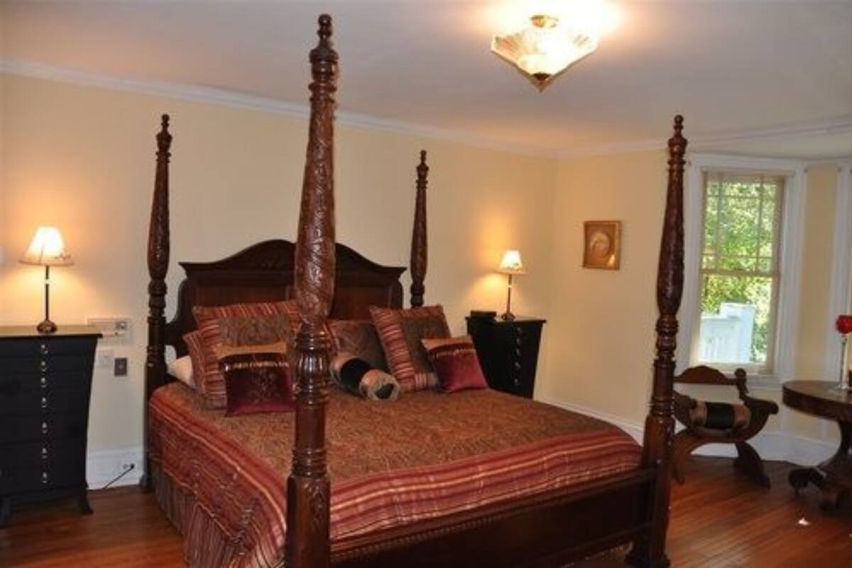 Quarto Premium (Strafford Suite) | 1 quarto, secretária adequada para computadores portáteis, Wi-fi grátis