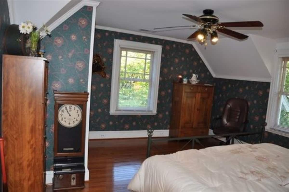 Quarto Deluxe (Valley Forge Room) | 1 quarto, secretária adequada para computadores portáteis, Wi-fi grátis