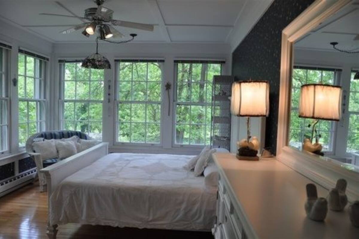 Quarto Premium (Wayne Wicker Room) | 1 quarto, secretária adequada para computadores portáteis, Wi-fi grátis