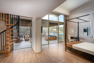 Loft luxo | Frigobar, cofres nos quartos, escrivaninha, cortinas blackout