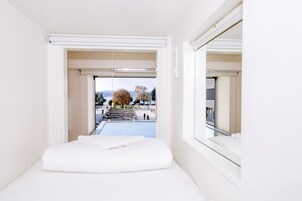 Dormitório Partilhado Clássico | Secretária, cortinas/cortinados opacos, quartos insonorizados 