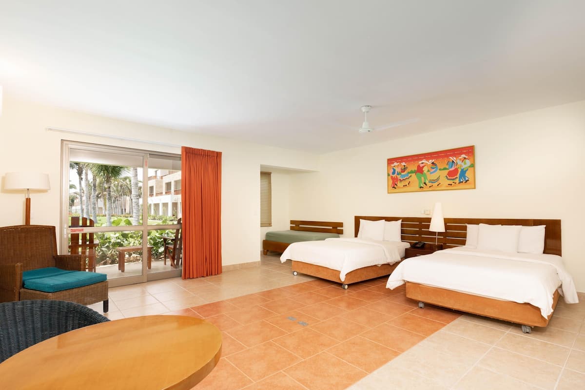Quarto standard (Superior) | Cofres nos quartos, roupa de cama