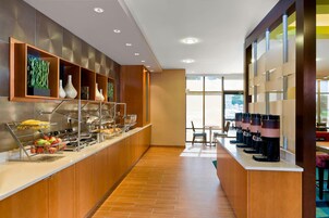 Café da manhã continental grátis todos os dias