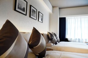 Cofres nos quartos, escrivaninha, Wi-Fi de cortesia, roupa de cama