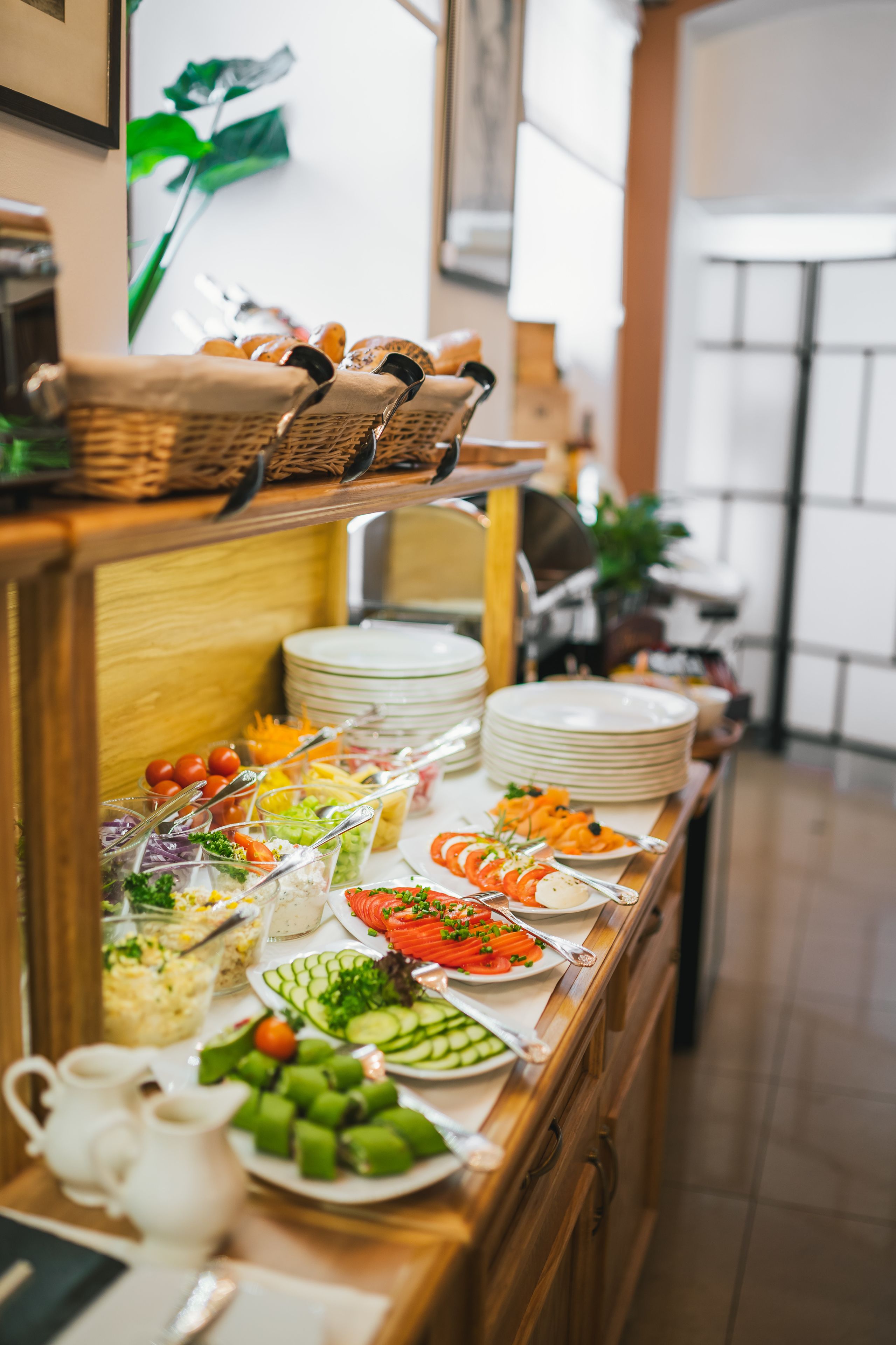 Pequeno-almoço tipo buffet diário mediante uma taxa 