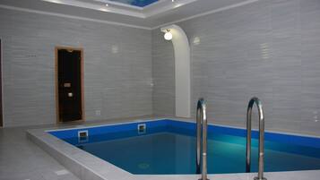 Piscina interior