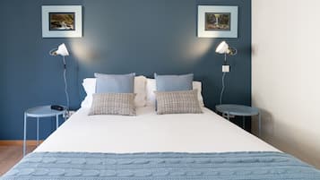 Quarto Duplo Standard, vista para a montanha | Secretária, Wi-fi grátis, roupa de cama fornecida