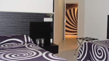 Secretária, cortinas/cortinados opacos, quartos insonorizados