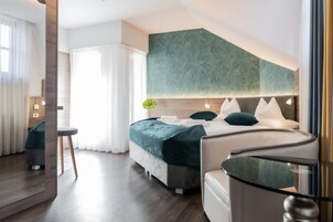 Quarto casal conforto | Cofres nos quartos, individualmente decorados