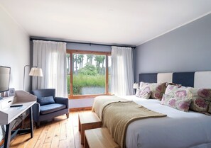 Roupas de cama de algodão egípcio, frigobar, cofres nos quartos