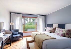 Roupas de cama de algodão egípcio, frigobar, cofres nos quartos