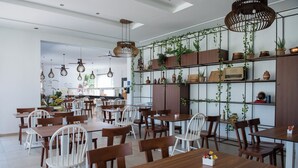 Pequenos-almoços, almoços e jantares servidos 
