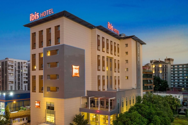 Cofres nos quartos, escrivaninha, quartos à prova de som