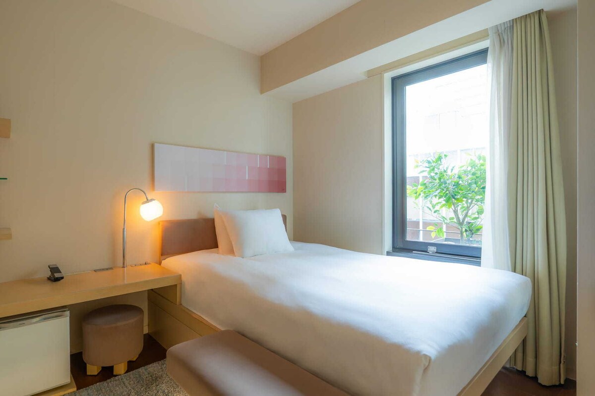 Semi-Double Room for Women Only Non-smoking