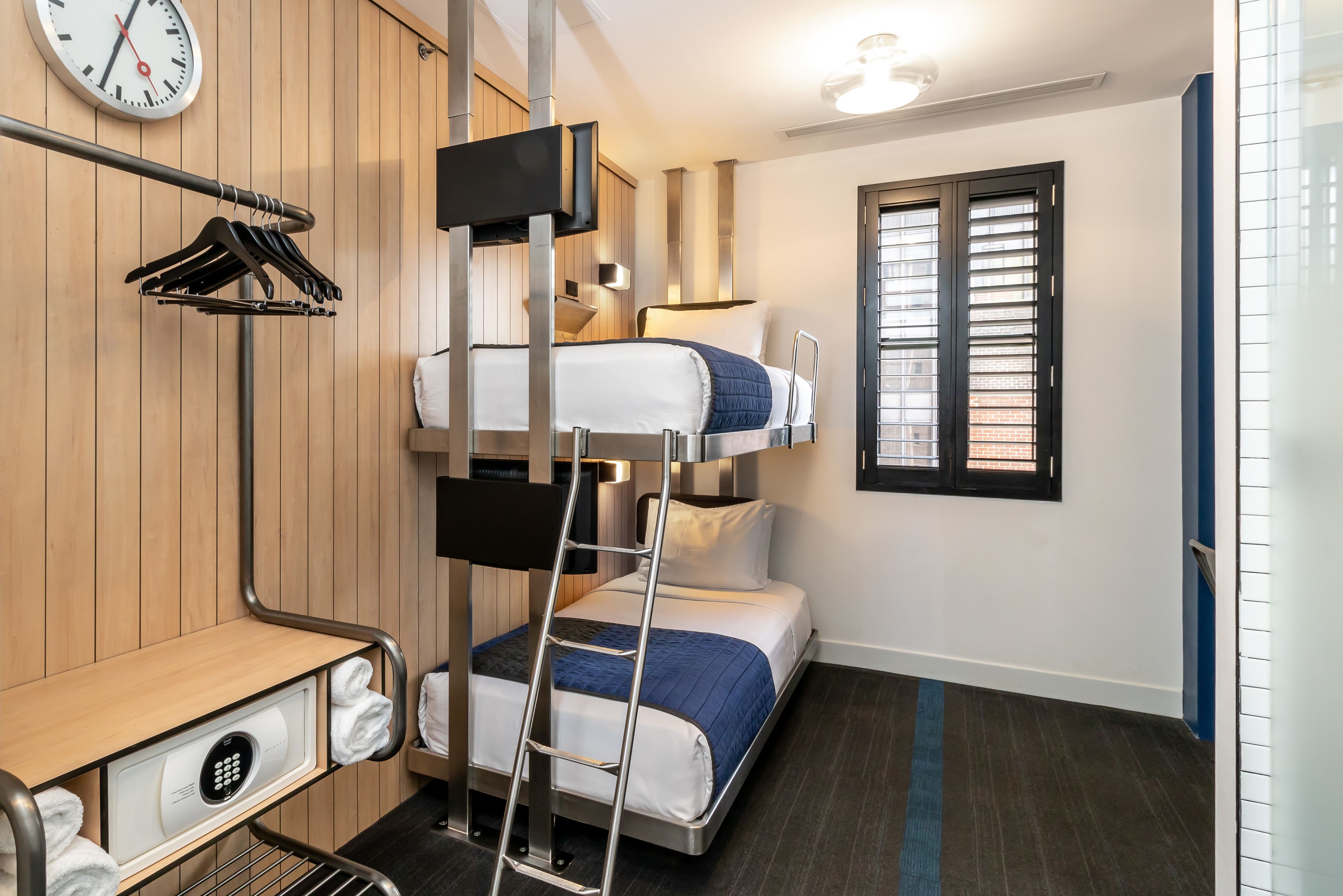 Pod 39 Reviews, Deals & Photos 2024 - Expedia