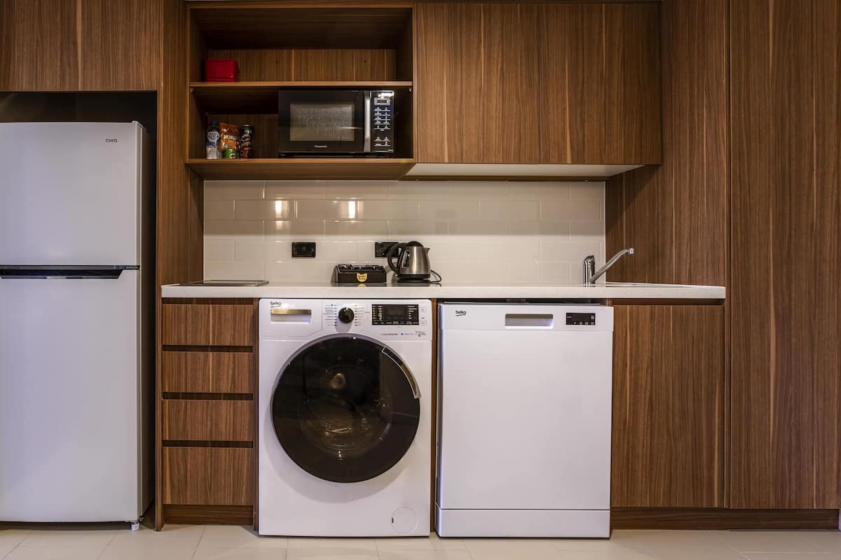 Roupa de alta qualidade, camas de colchão pillowtop, minibar