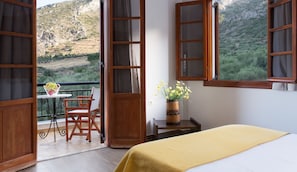 1 quarto, roupas de cama premium, cofres nos quartos