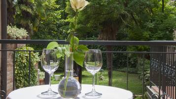 Quarto Duplo Clássico para 1 Pessoa, vista para o jardim | Vista para o pátio