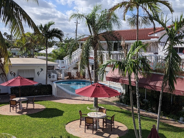 Breakaway Inn - Tamarac